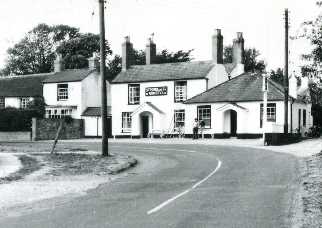 The Crown Inn - Everton Village